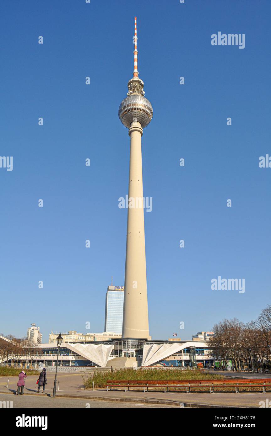 1960s tv antenna hi-res stock photography and images - Alamy
