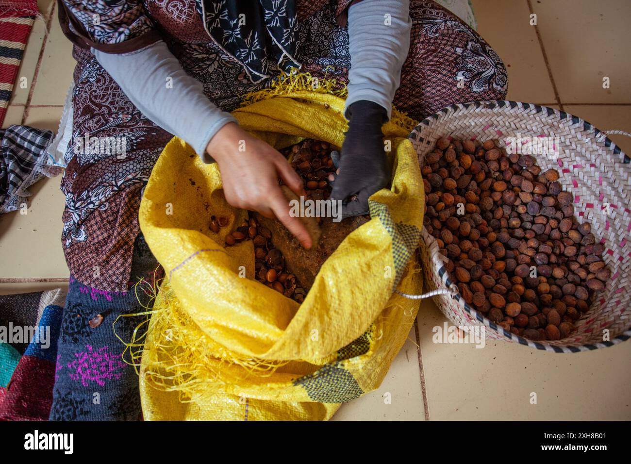 Argan oil benefits hi-res stock photography and images - Alamy