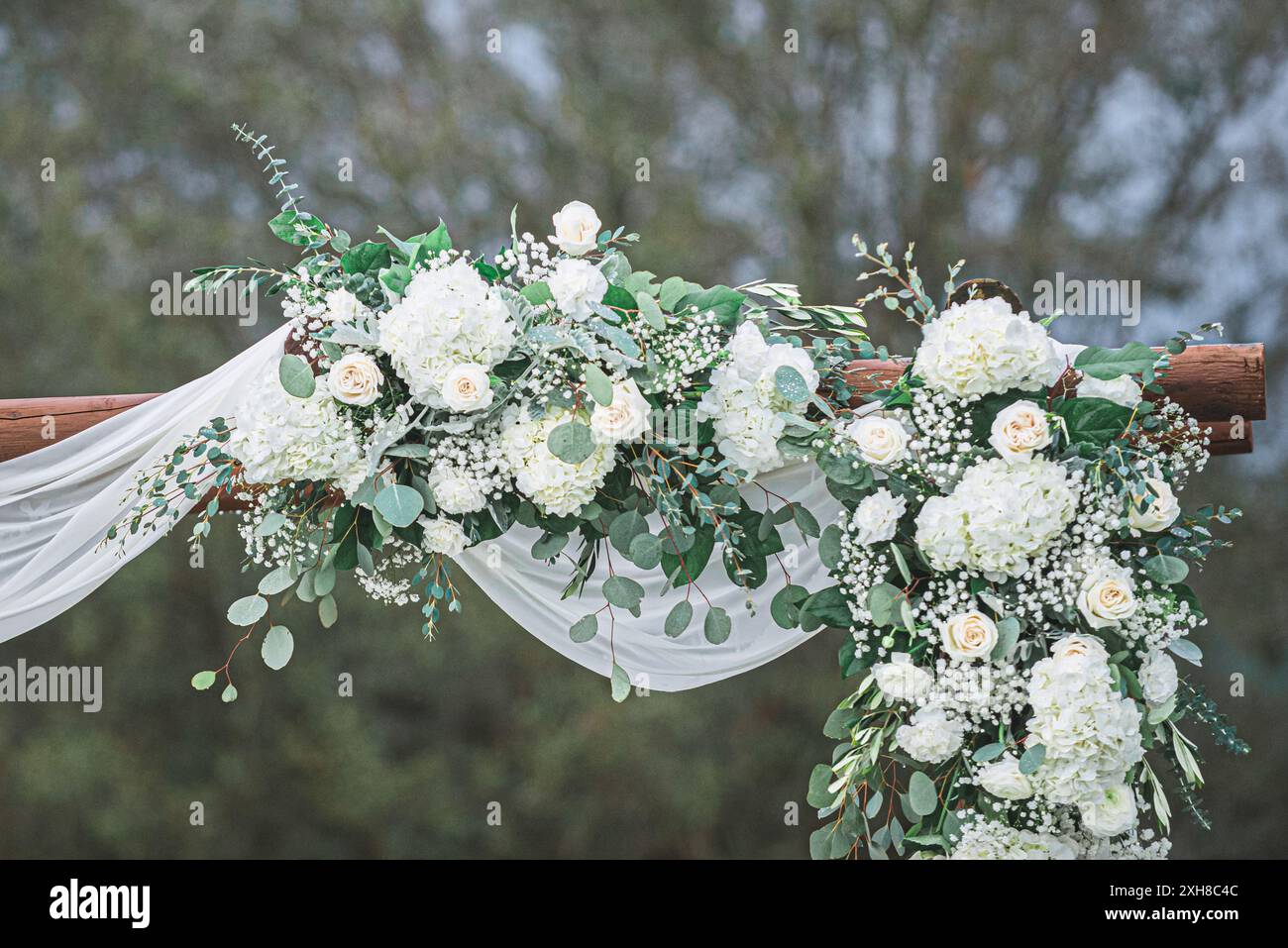 White hydrangea wedding floral hi-res stock photography and images - Alamy