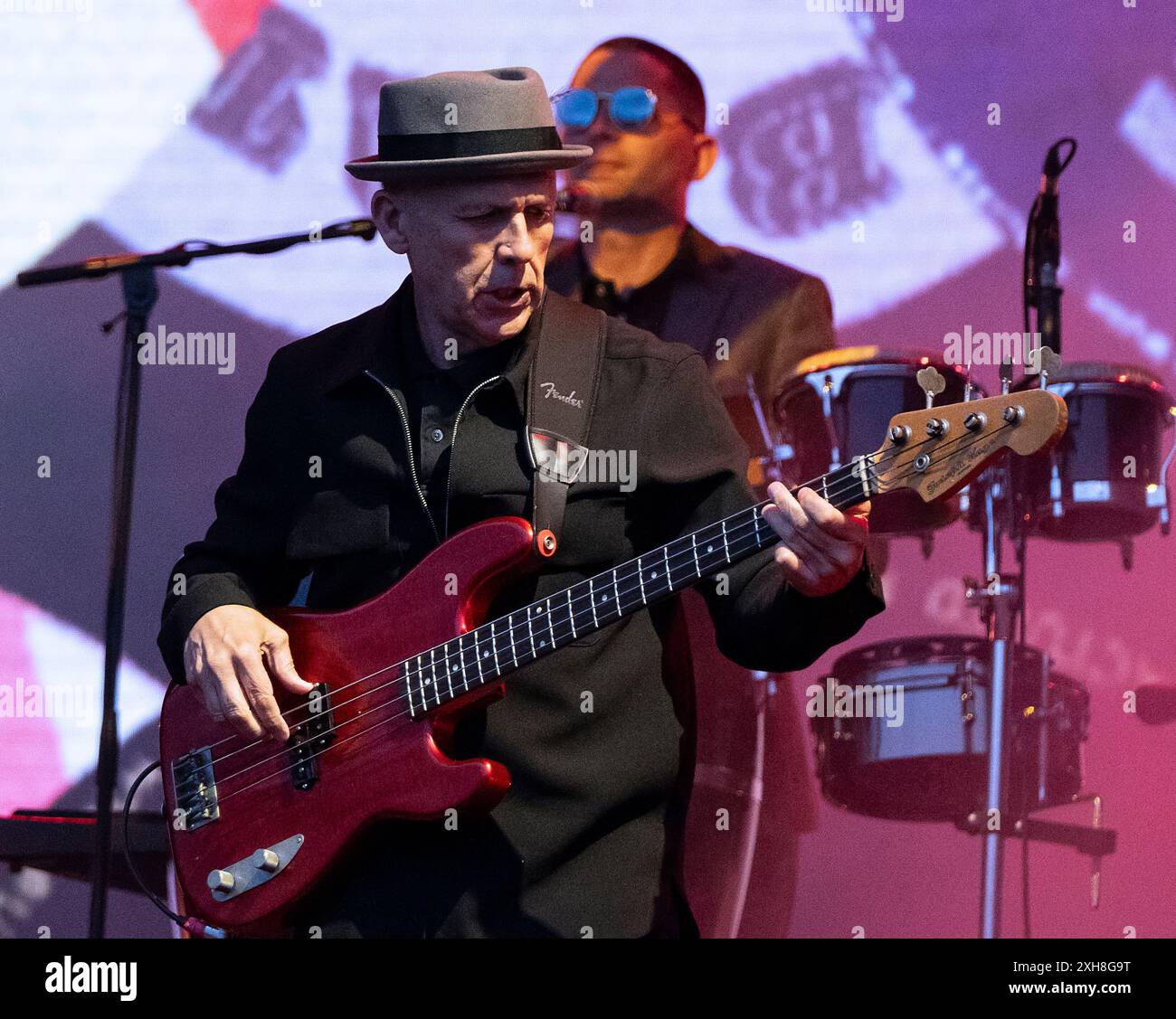 Ska and pop band hi-res stock photography and images - Alamy