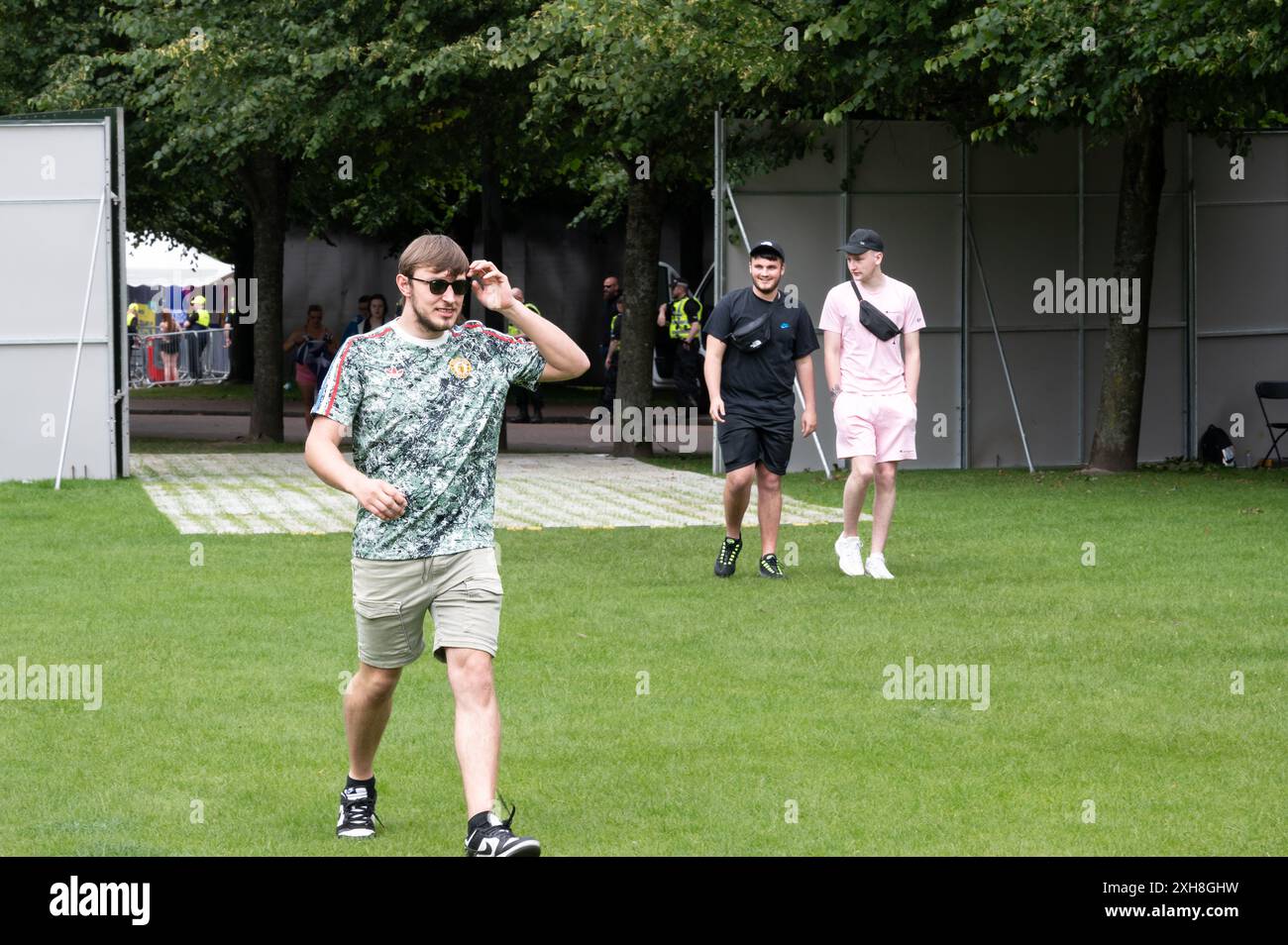 Gates Opening as first of the crowd enter the festival - TRNSMT 2024 ...