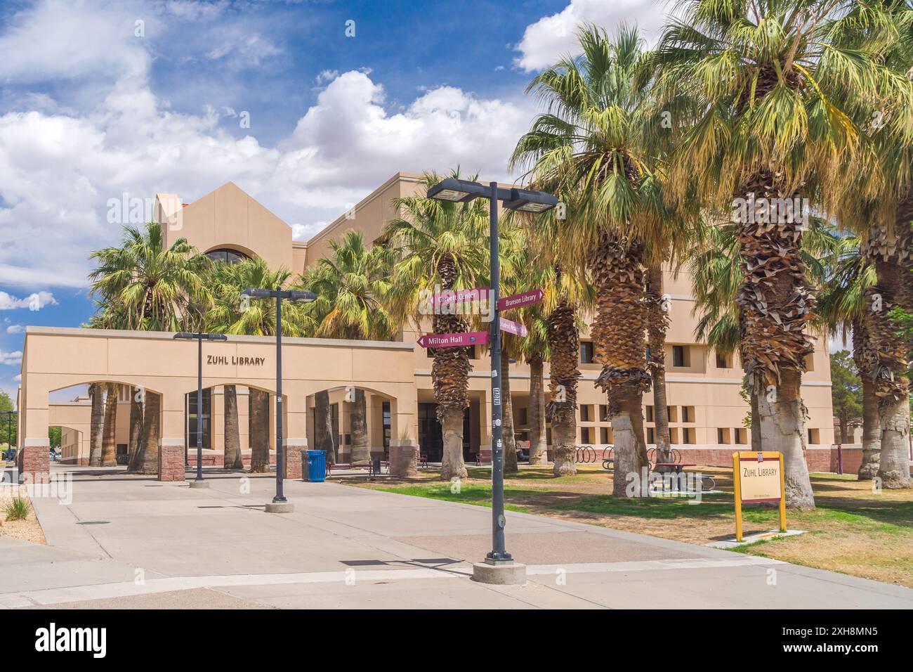 Zuhl library hi-res stock photography and images - Alamy