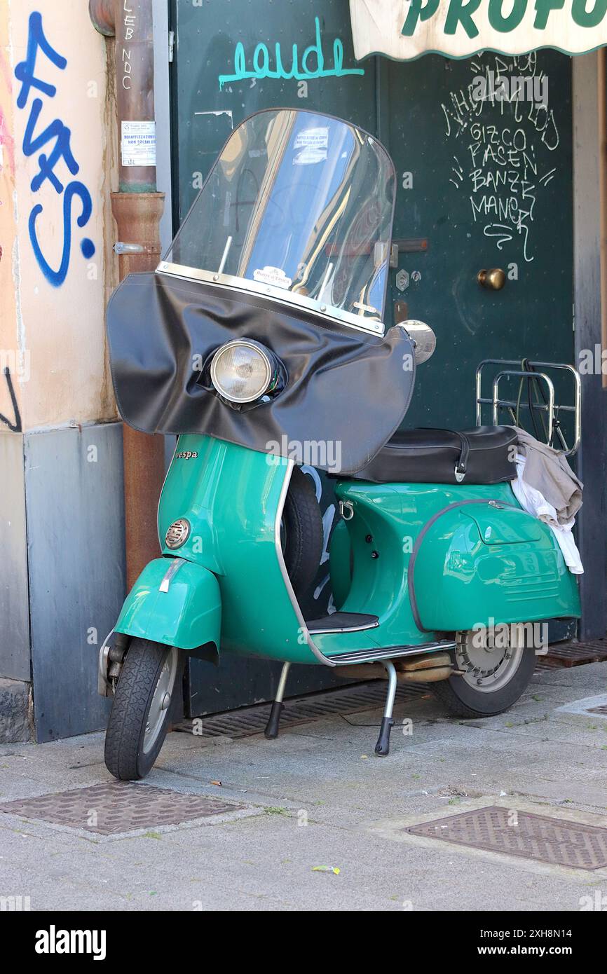 Piaggio Vespa 150 Sprint Veloce scooter, fully restored in Verde Ascot ...