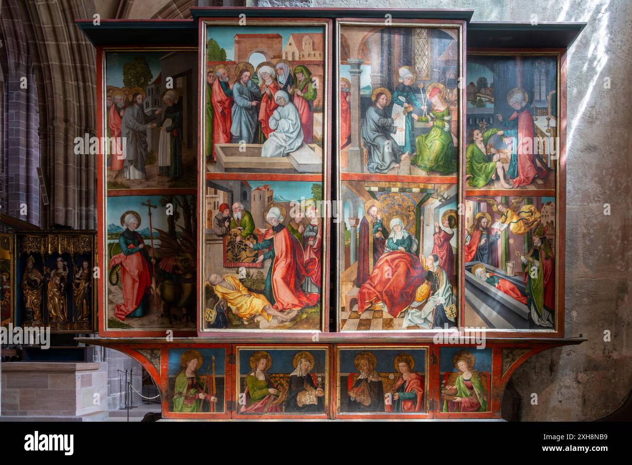 Circle of wolf traut hi-res stock photography and images - Alamy