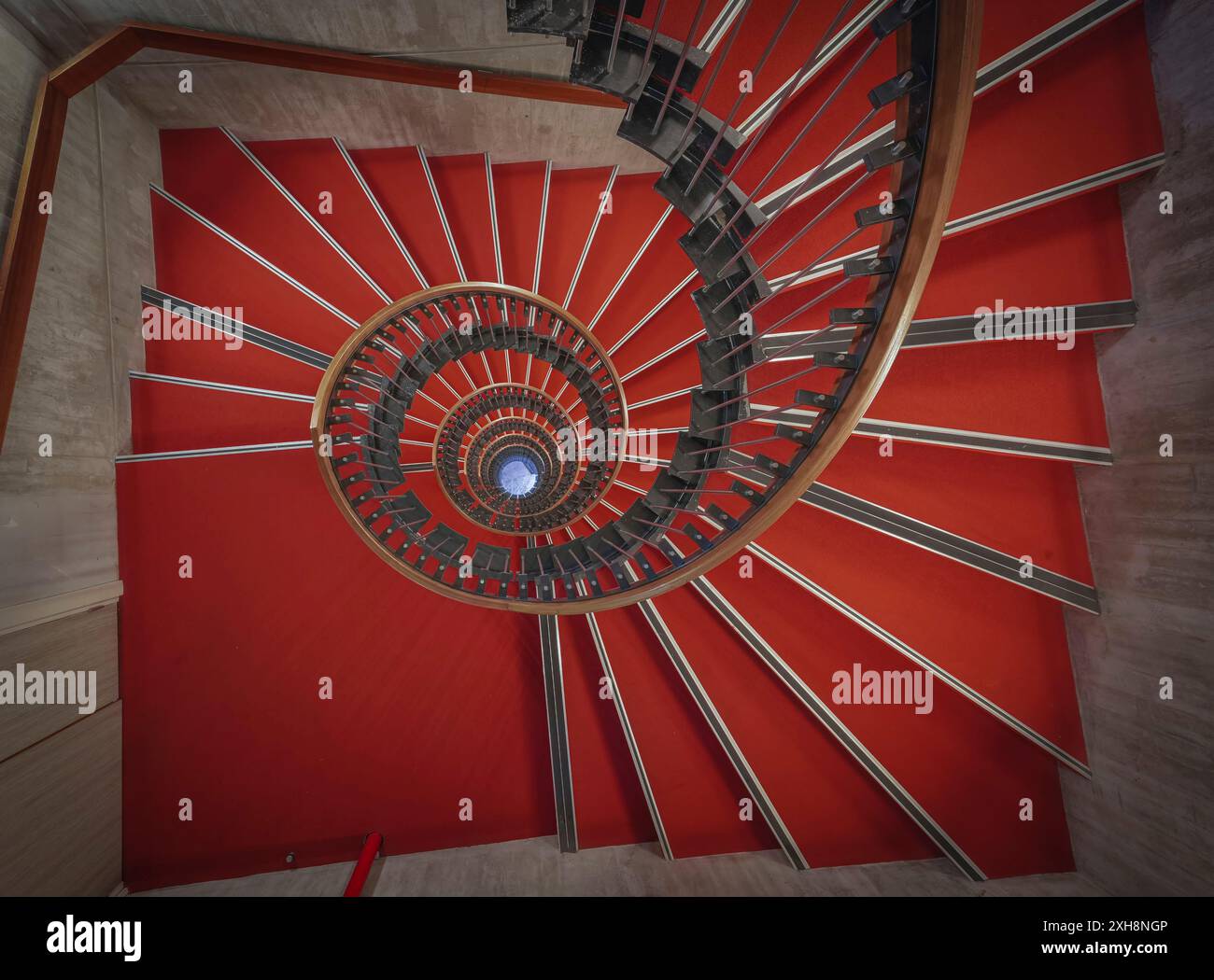 Red iron spiral staircase hi-res stock photography and images - Alamy