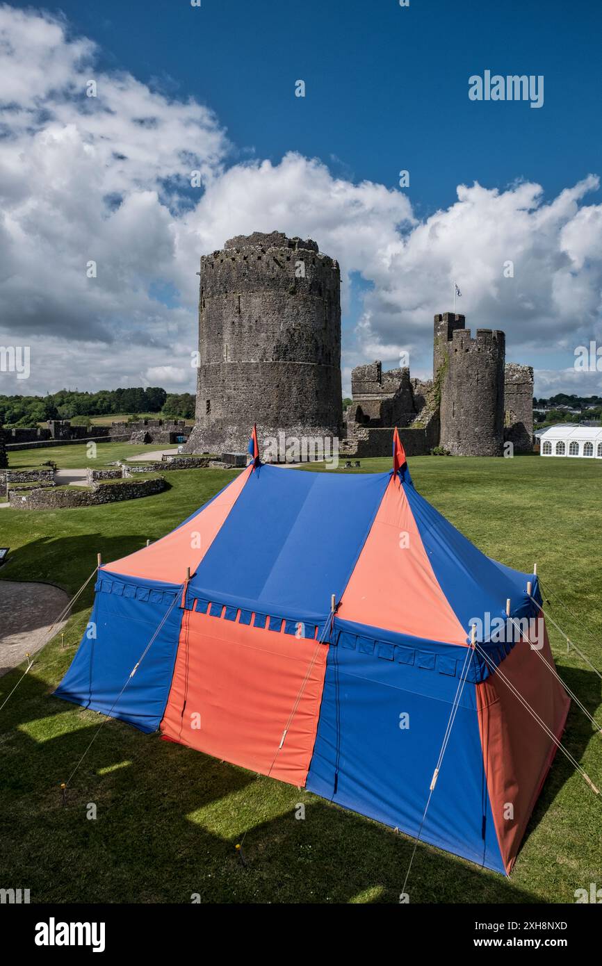 Pembroke castle cave hi-res stock photography and images - Alamy