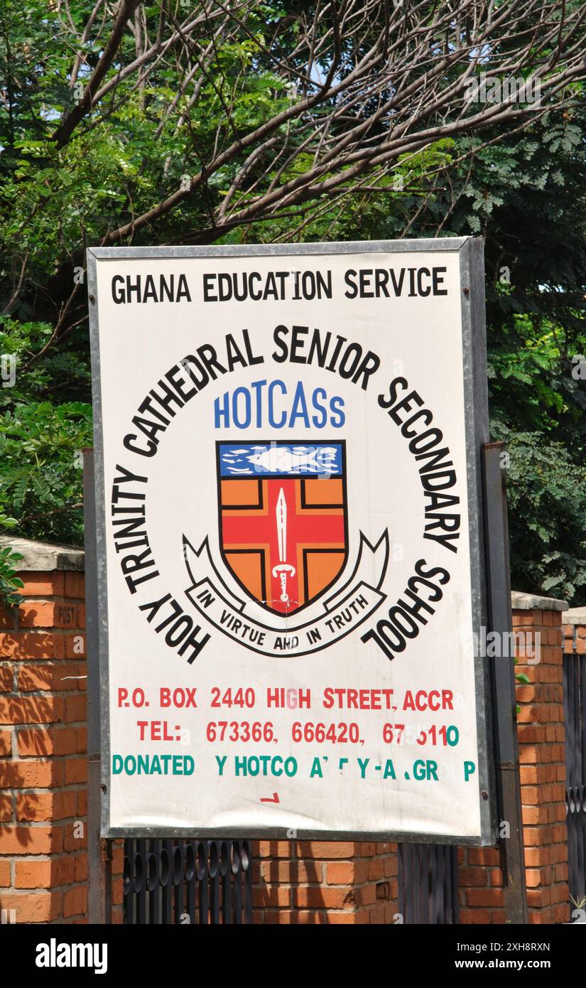 School notice board sign hi-res stock photography and images - Alamy