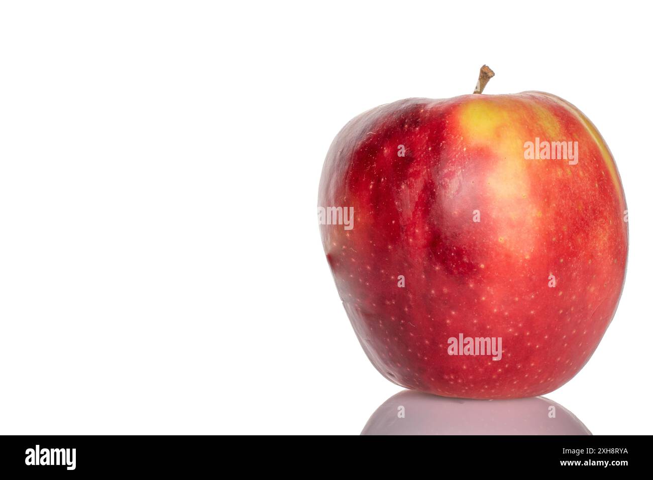 One red apple, macro, isolated on white background Stock Photo - Alamy