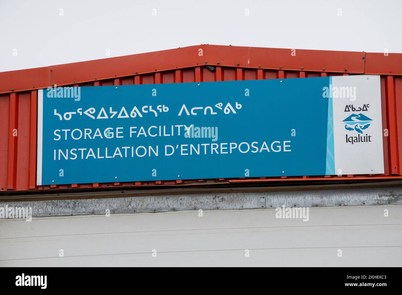 Multilingual building signage hi-res stock photography and images - Alamy