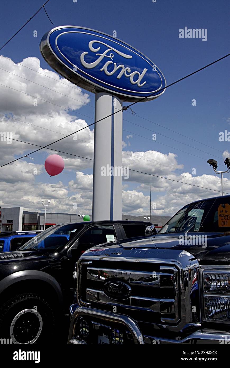LEWISTON/IDAHO /USA- Carl sale at Ford car dealer 29 May 2014 (Photo by ...