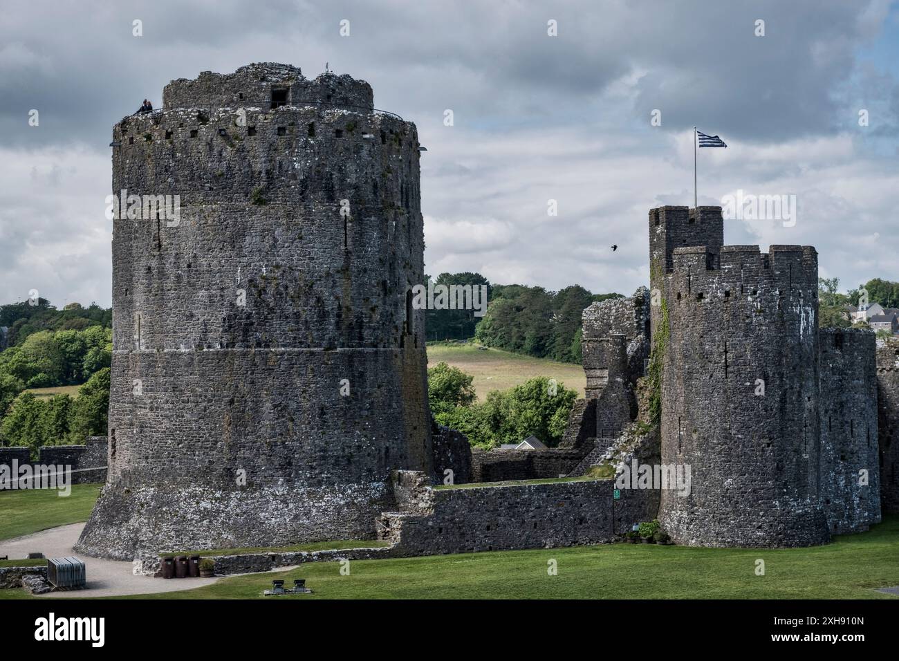 Medieval castle in pembroke hi-res stock photography and images - Alamy