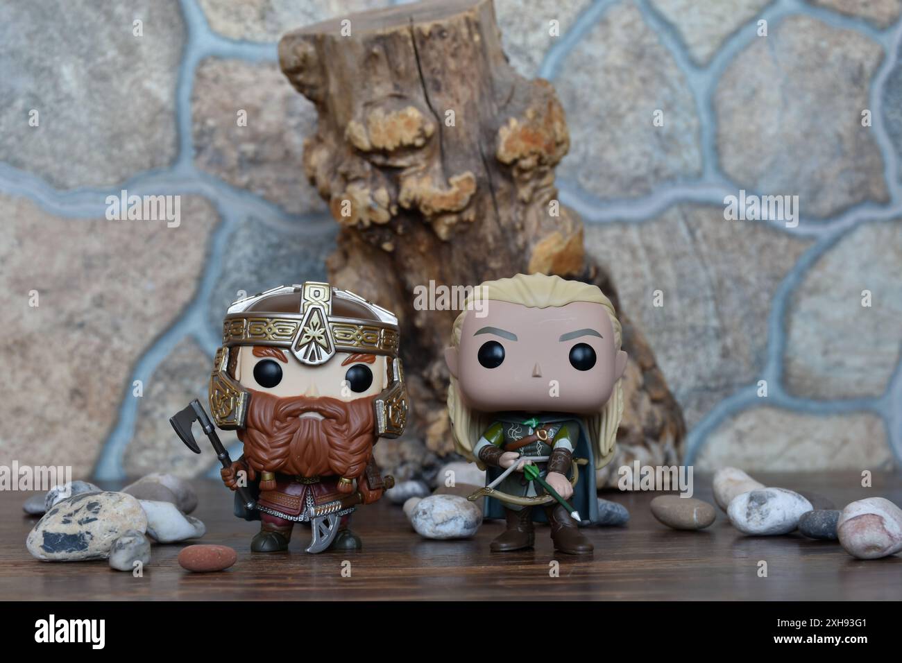 Funko Pop action figures of Gimli dwarf and elf Legolas from fantasy ...
