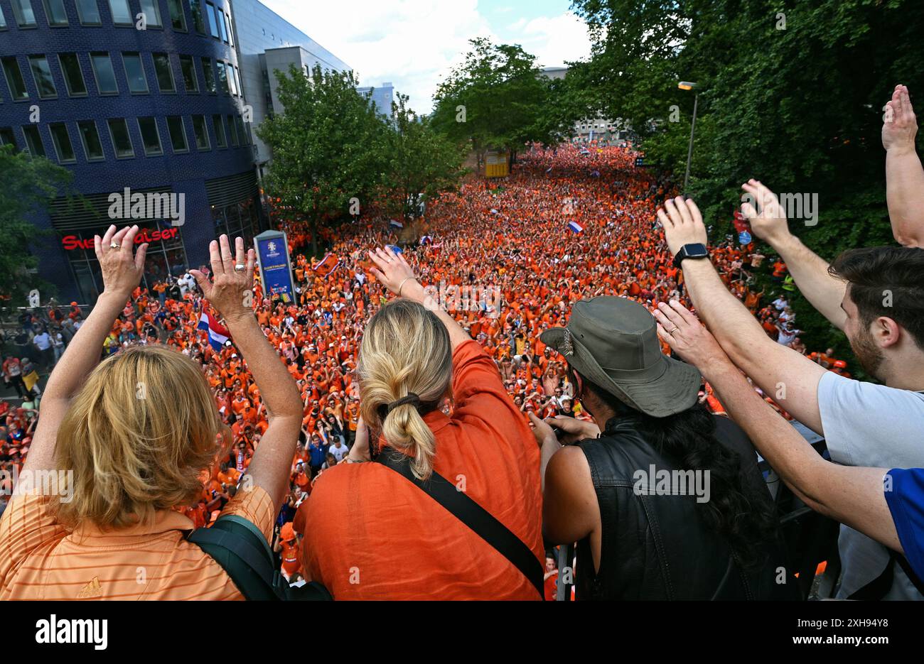 England football fan park hi-res stock photography and images - Alamy