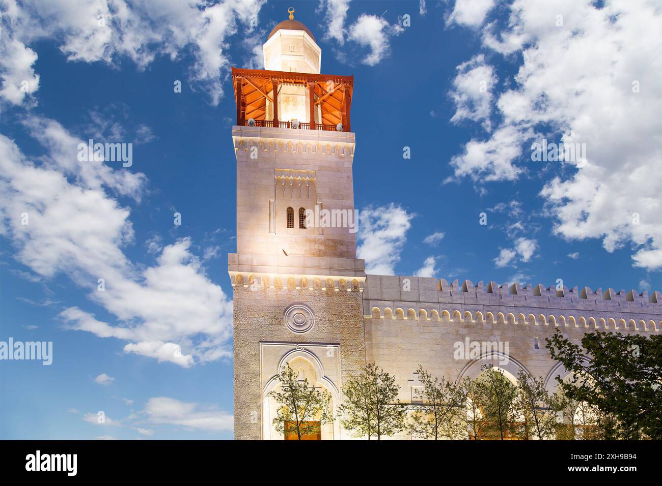King Hussein Bin Talal mosque in Amman (at night), Jordan. Against the ...