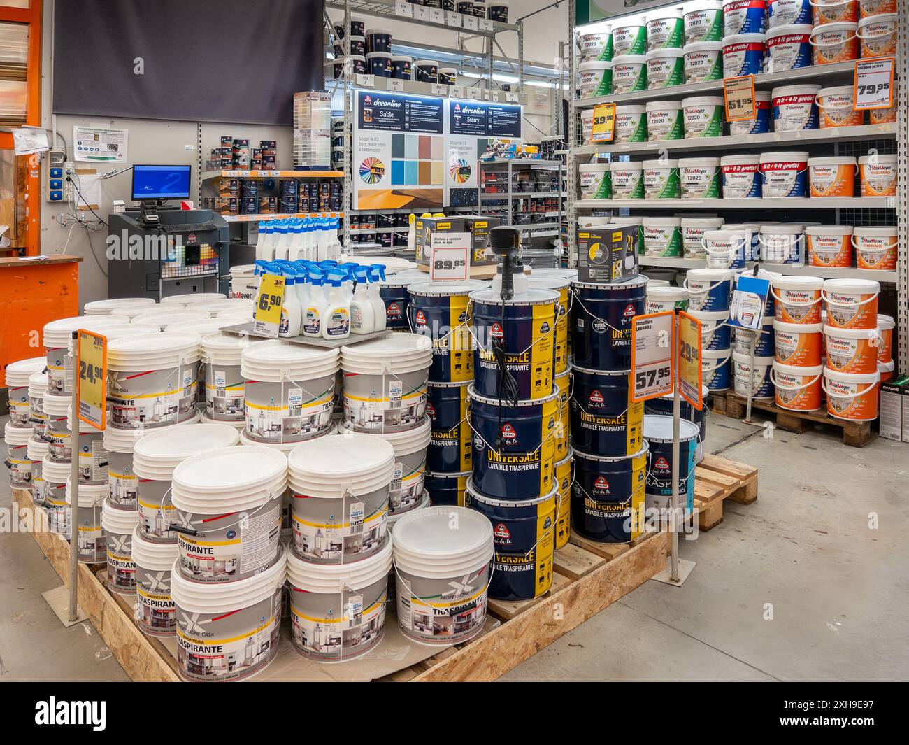Types of paint hi-res stock photography and images - Alamy