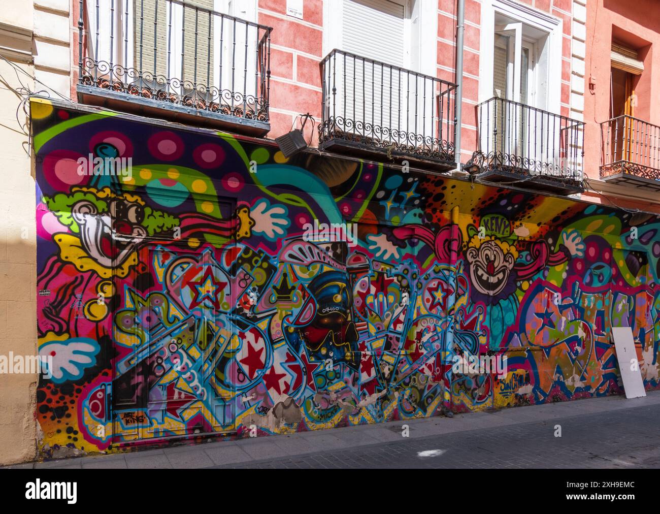Madrid street art mural hi-res stock photography and images - Alamy