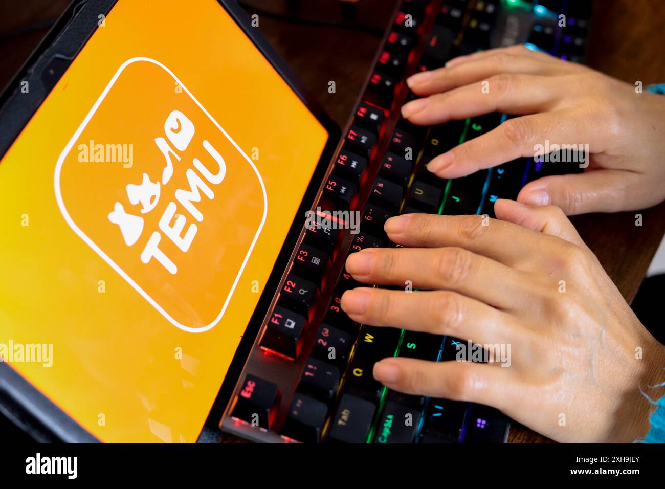 Temu logo hi-res stock photography and images - Alamy