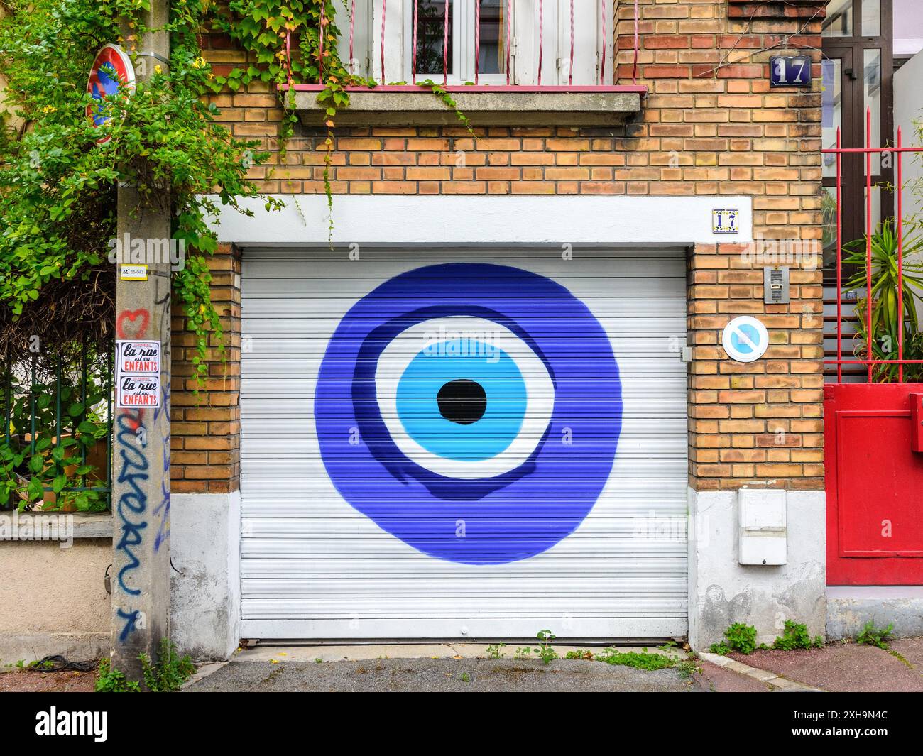 Abstract circles paris hi-res stock photography and images - Alamy