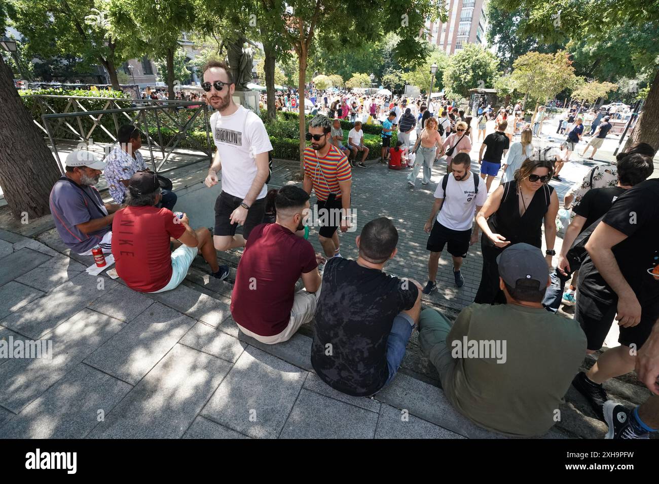 El Rastro flea market in Madrid, Spain Stock Photo - Alamy
