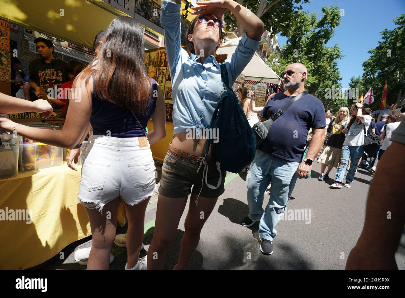 El Rastro flea market in Madrid, Spain Stock Photo - Alamy