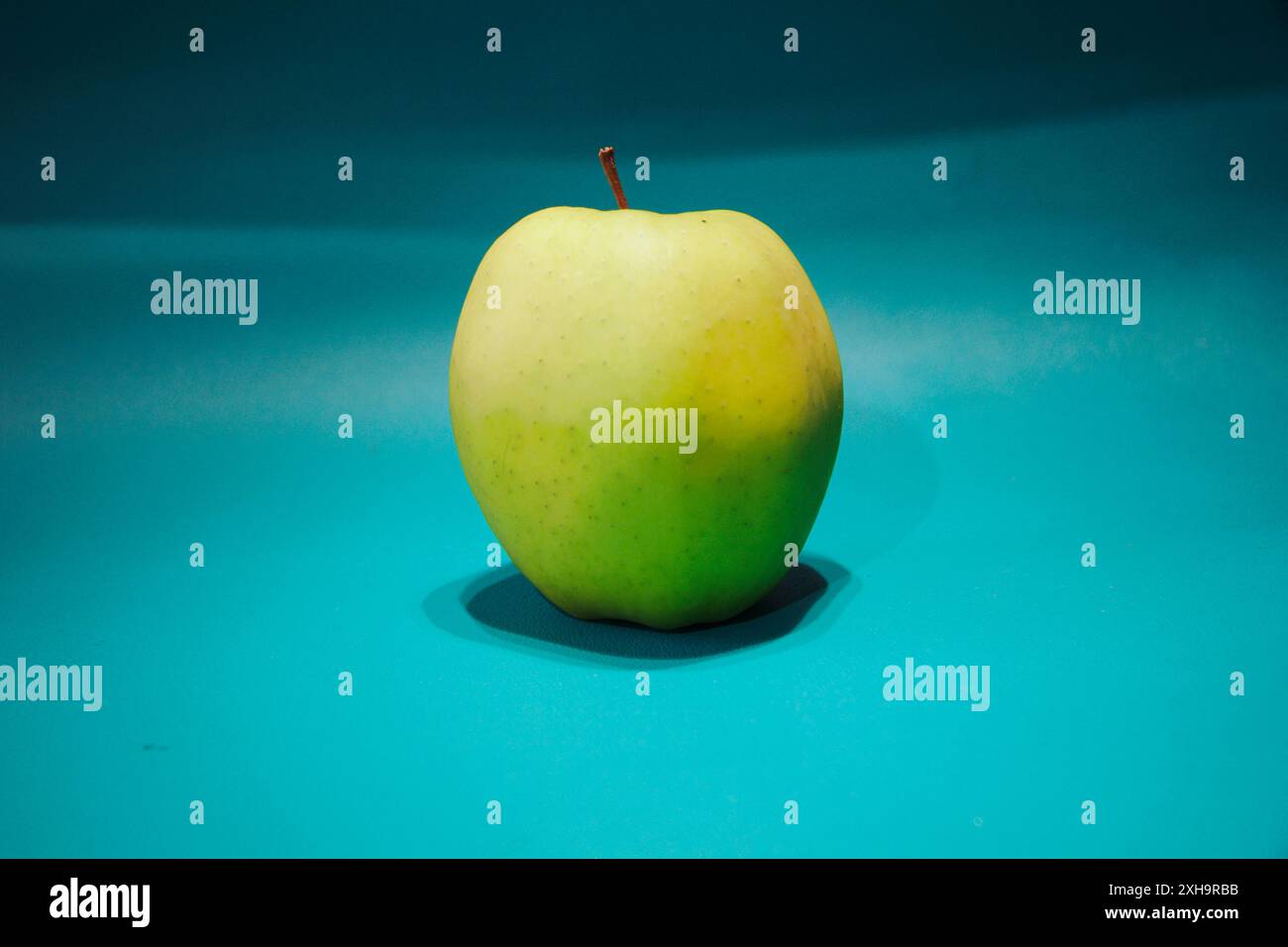 Abstract blue green minimal hi-res stock photography and images - Alamy