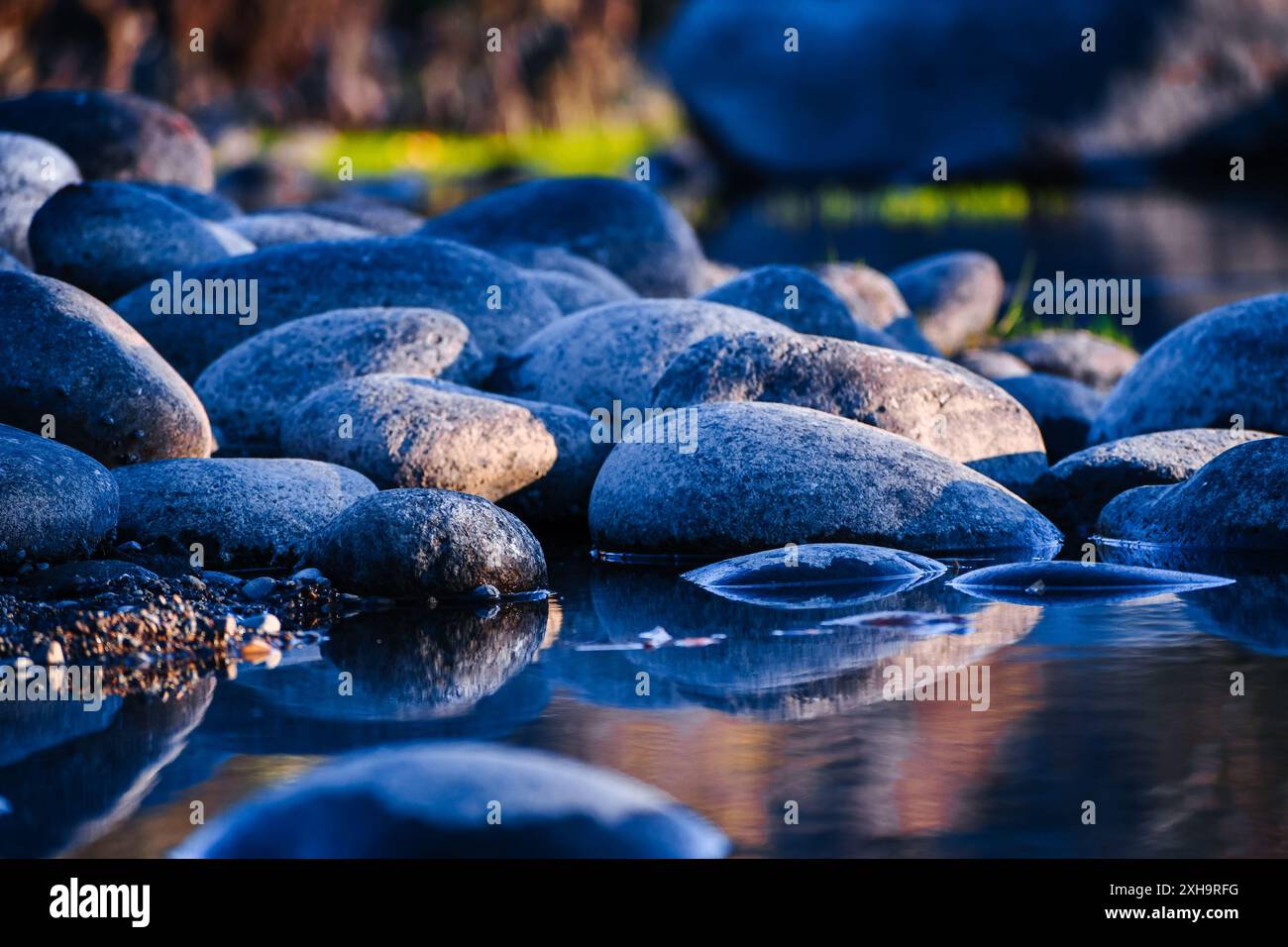 Detailed rocks hi-res stock photography and images - Alamy