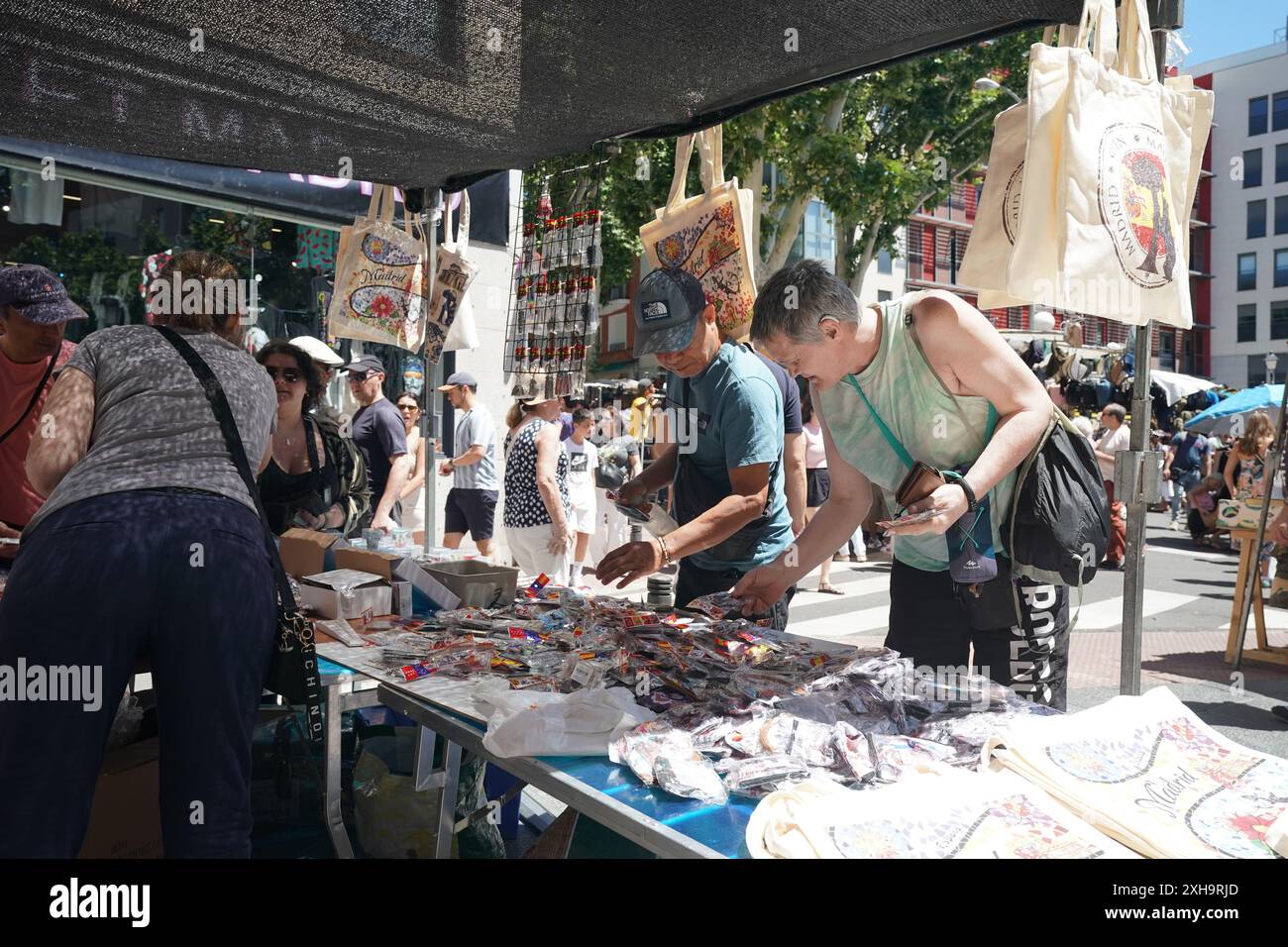 El Rastro flea market in Madrid, Spain Stock Photo - Alamy