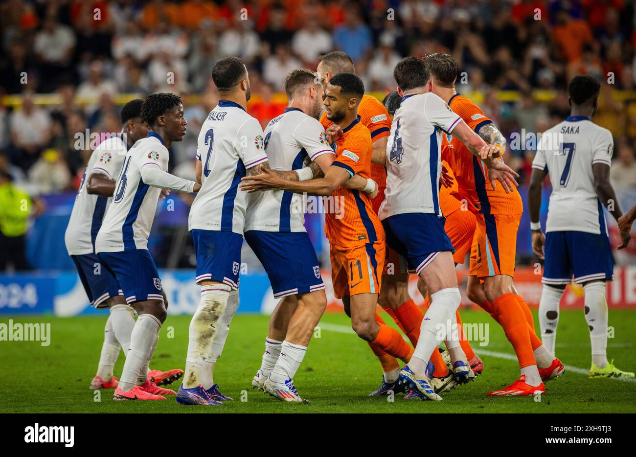 Dortmund, Germany. 10th Jul 2024. Kobbie Mainoo (ENG) Kyle Walker (ENG ...