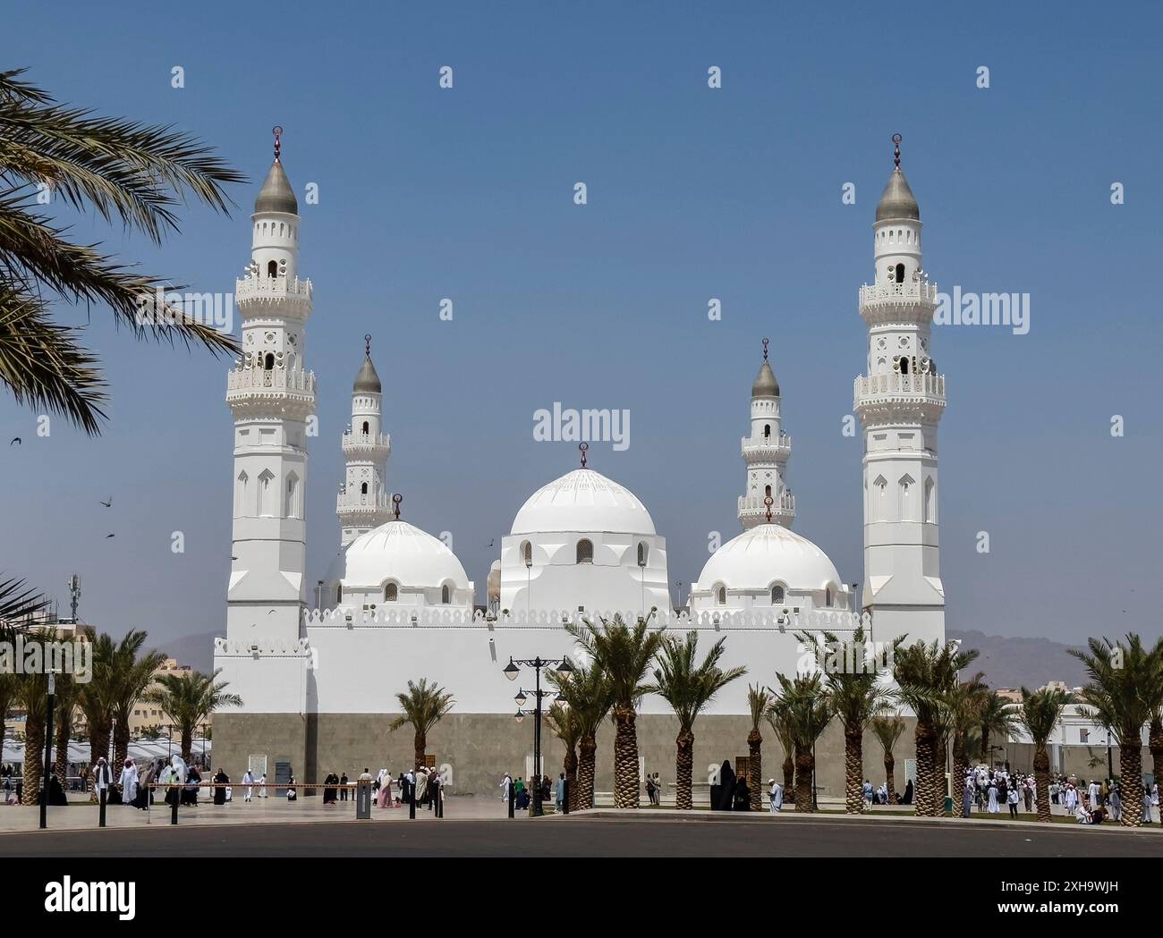 MADINAH, SAUDI ARABIA - MARCH 30, 2024: Muslim pilgrims visiting Quba ...