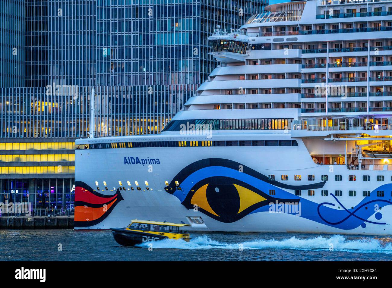 Kreuzfahrtschiff Aida Prima am Cruise Terminal von Rotterdam, Kop van ...