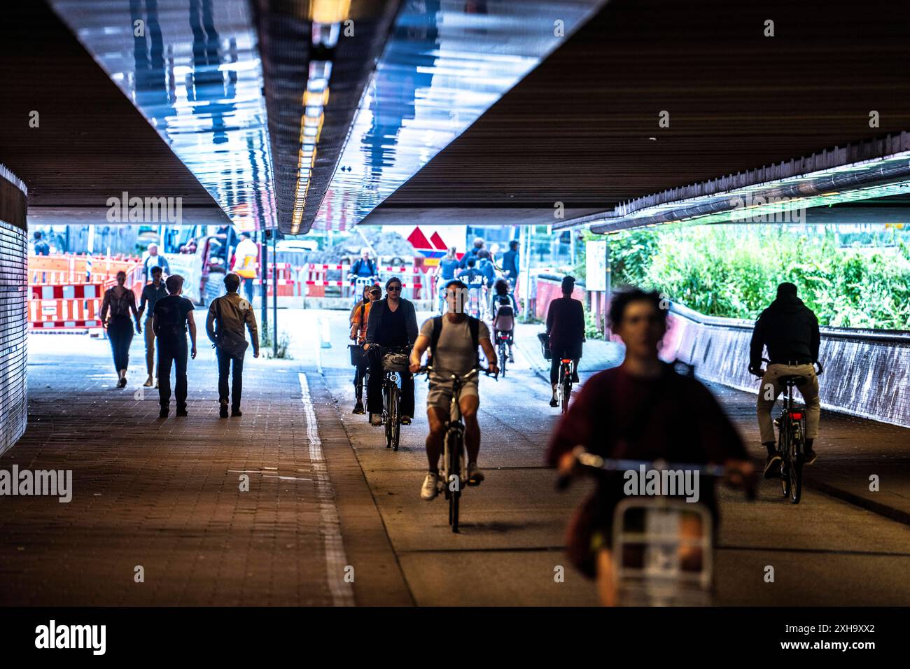 Gehweg und Radweg, Smakkelaarskade, Fahrradautobahn, Unterführung am ...