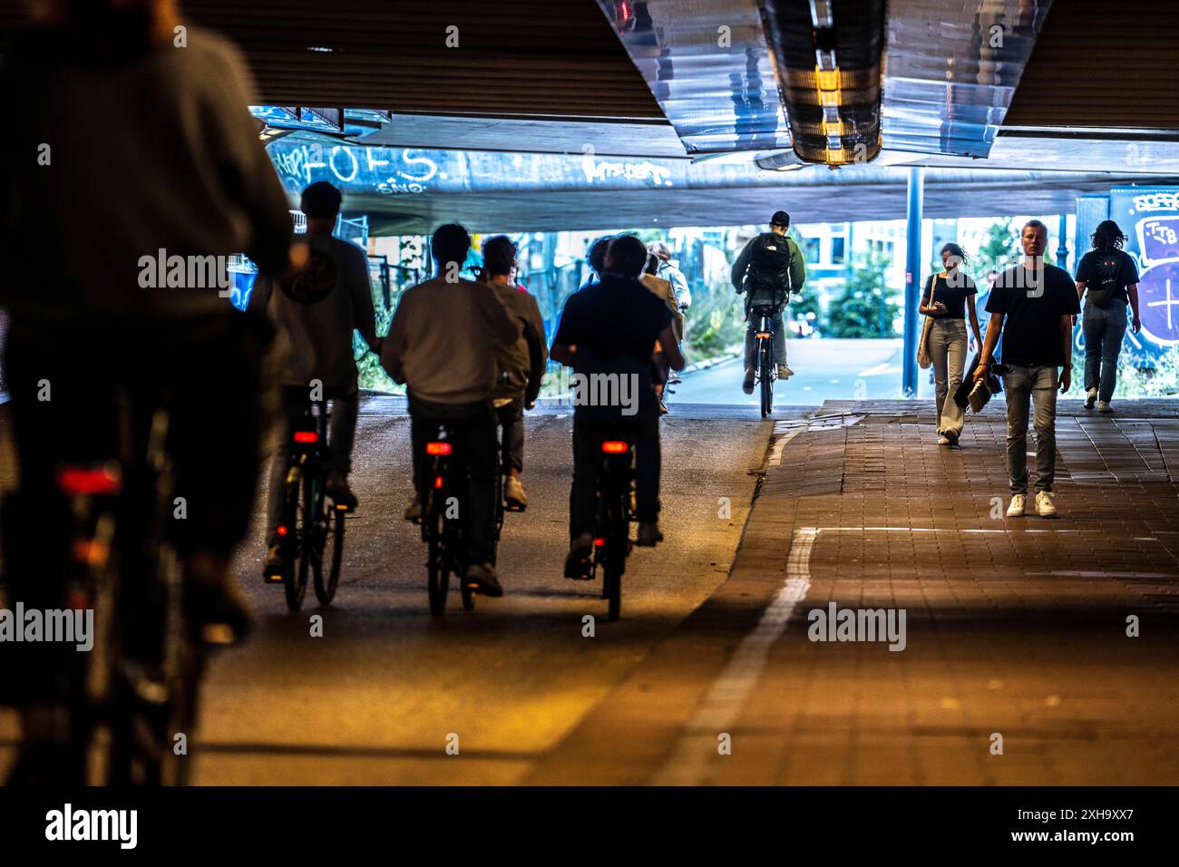 Gehweg und Radweg, Smakkelaarskade, Fahrradautobahn, Unterführung am ...