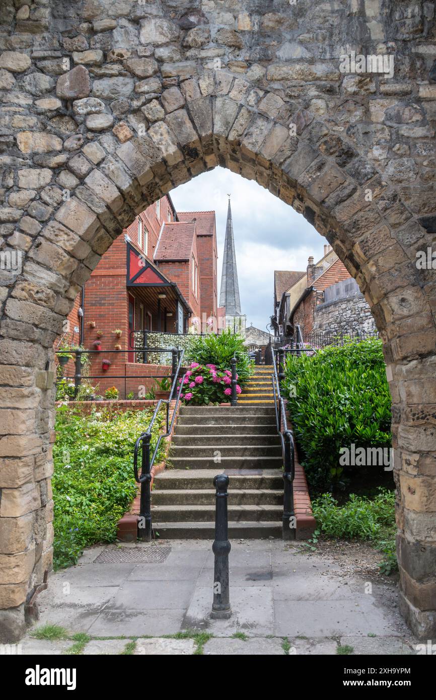 View through archway in Southampton old town walls to Blue Anchor Lane ...