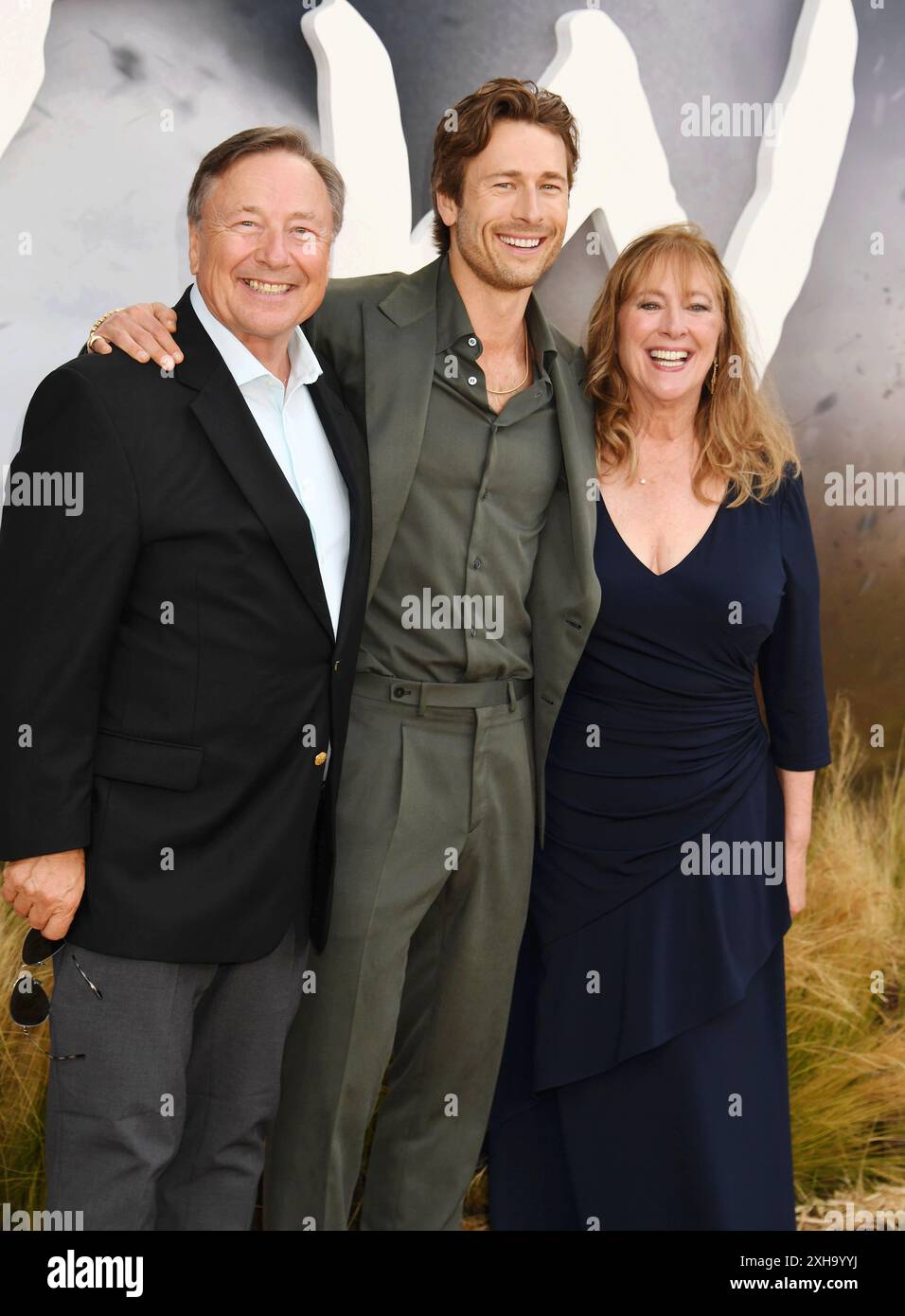 LOS ANGELES, CALIFORNIA - JULY 11: (L-R) Glen Powell Sr., Glen Powell ...
