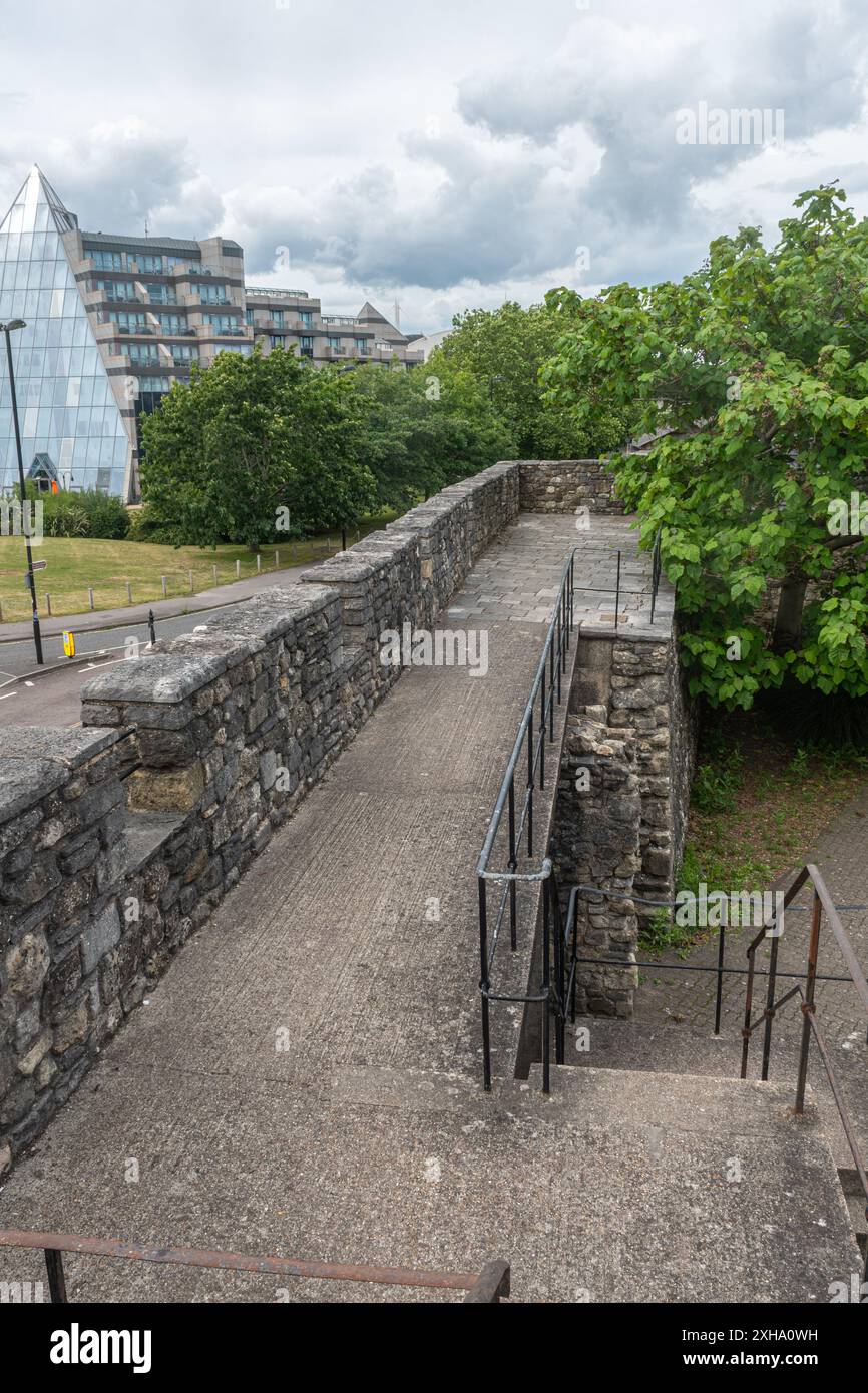 Medieval old town walls in Southampton, Hampshire, England, UK Stock ...
