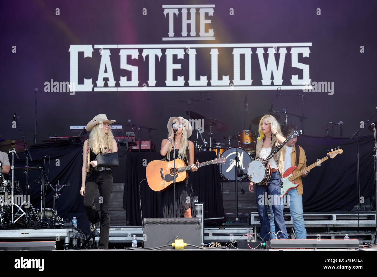 Eleanor, from left, Lily, and Powell Balkcom perform during Windy City ...
