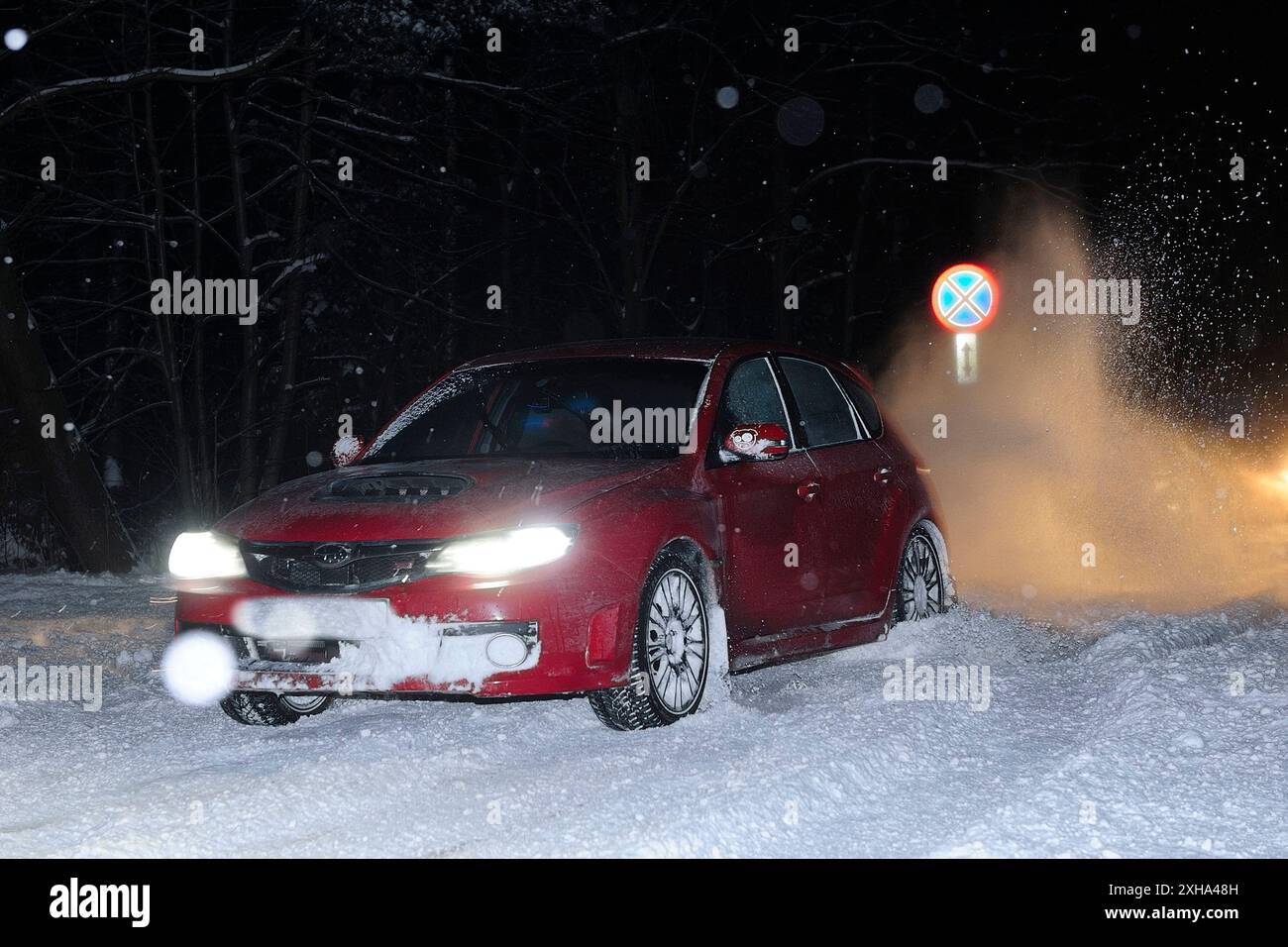 Lifestyle nightlife racing hi-res stock photography and images - Alamy