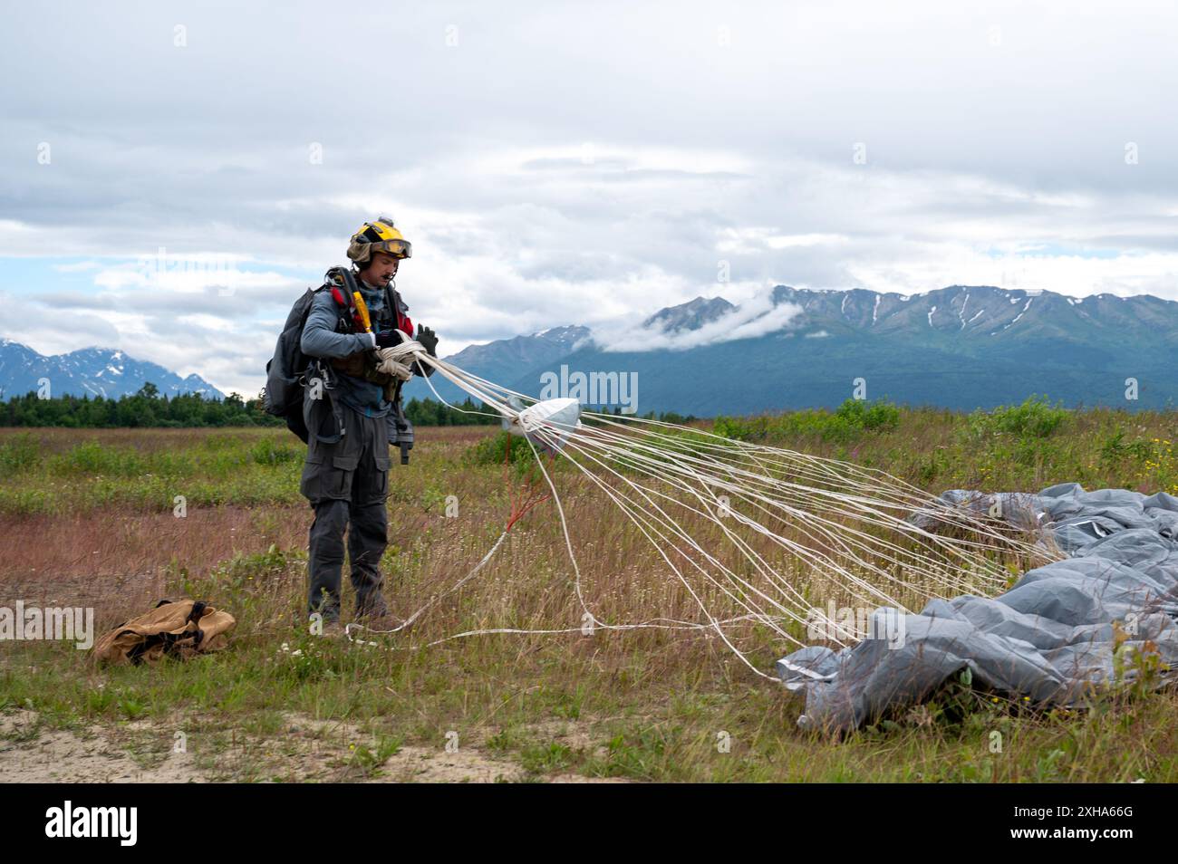 An Alaska Air National Guard pararescueman from the 212th Rescue ...