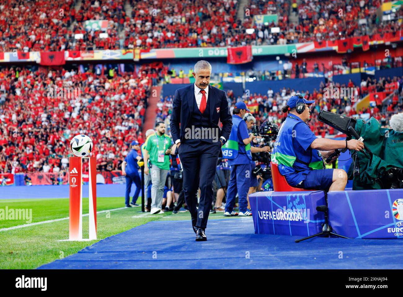 Sylvio Mendes Campos Júnior, well known as Sylvinho (coach of Albania ... Sylvio Mendes Campos Júnior, well known as Sylvinho (coach of Albania ...
