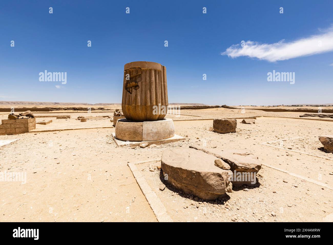 Amarna(Akhetaten), Small Aten temple, sanctuary court with columns ...