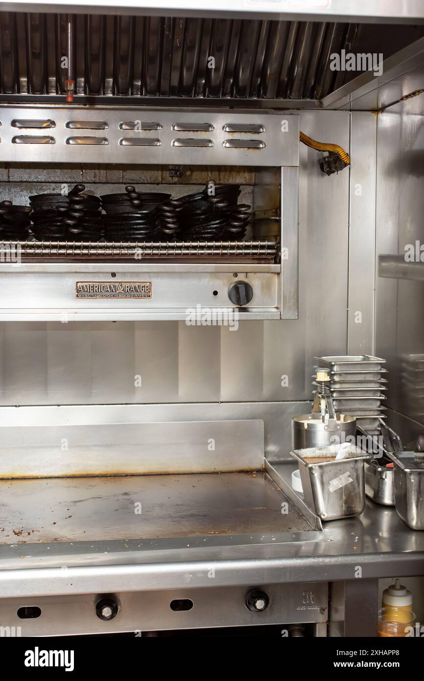 Broiler house hi-res stock photography and images - Alamy