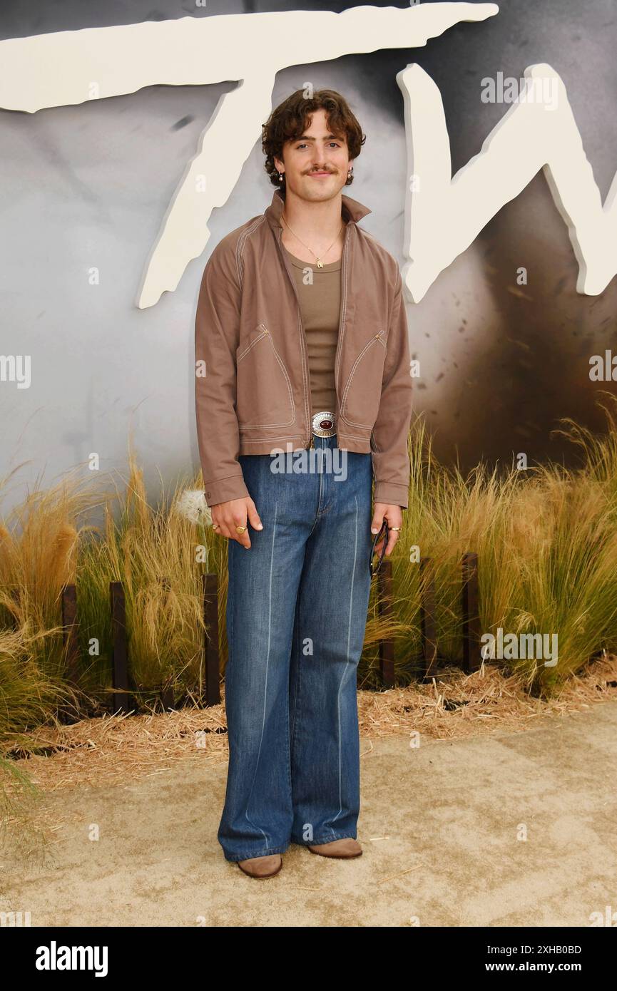 Benson boone hi-res stock photography and images - Alamy