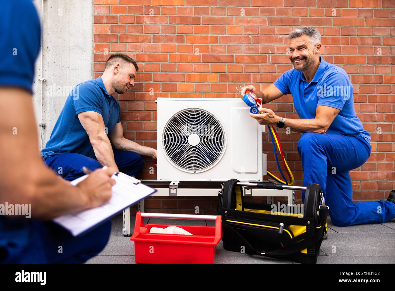 Professional hvac technician in uniform hi-res stock photography and ...