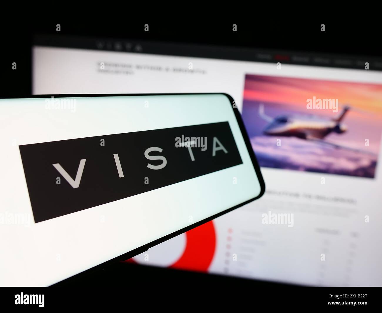 Emirates logo on plane hi-res stock photography and images - Alamy