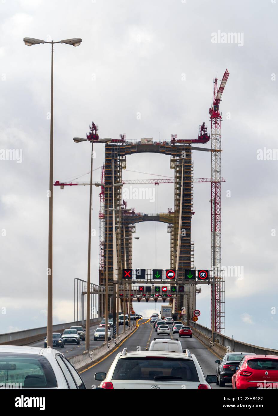 Very large bridge hi-res stock photography and images - Alamy
