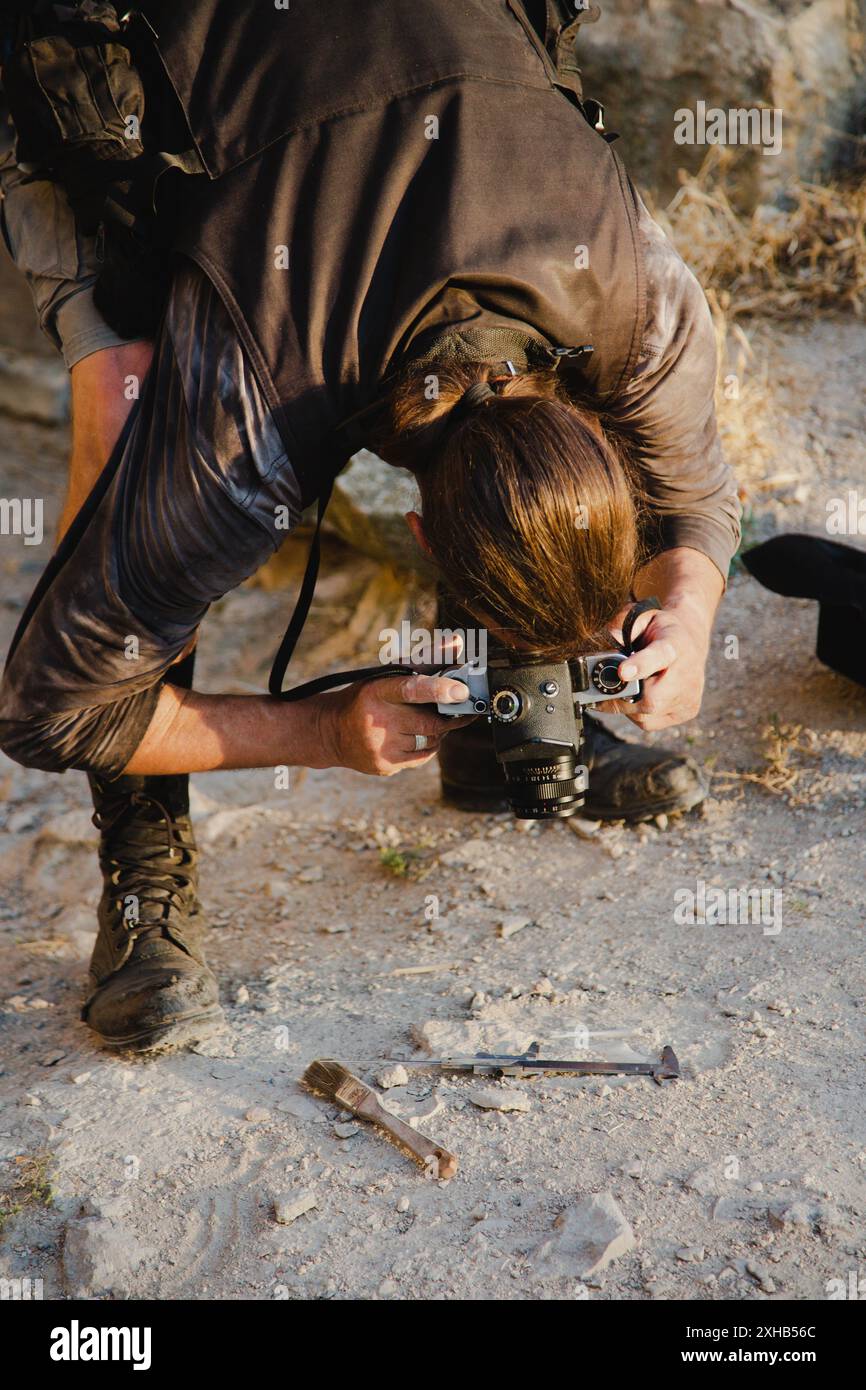 Historical reconstruction of an archaeological expedition of the mid ...