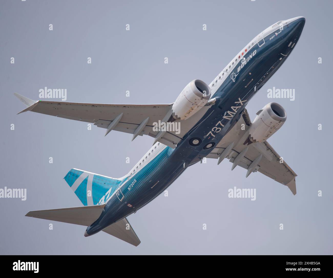 Boeing 737 Max aircraft flying display at Farnborough Airshow 2018 ...