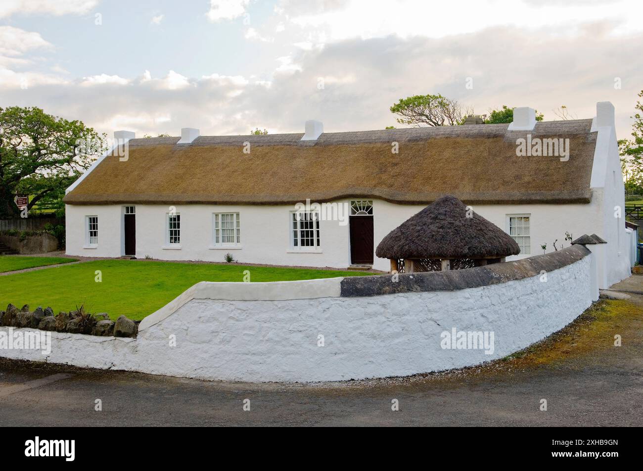 Cruck hi-res stock photography and images - Alamy