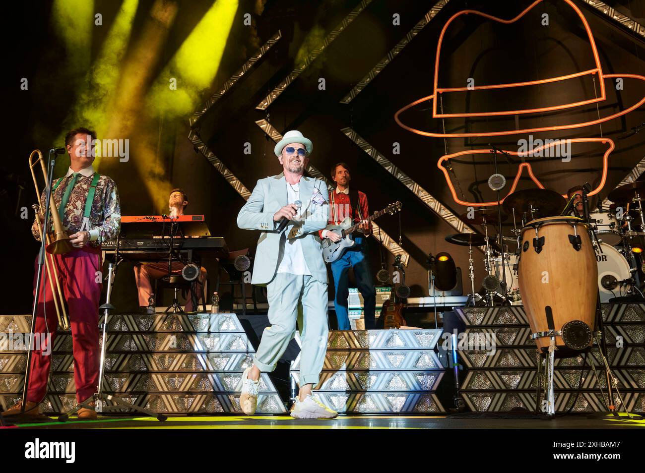 Jan Delay & Disko No. 1 live beim beim Sommerfestival 2024 unter dem ...