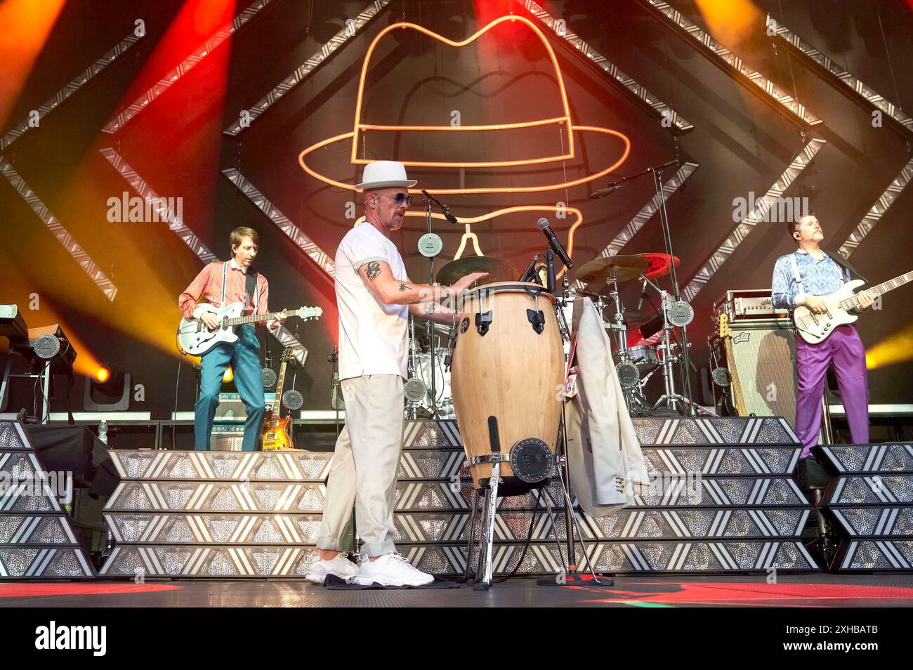 Jan Delay & Disko No. 1 live beim beim Sommerfestival 2024 unter dem ...